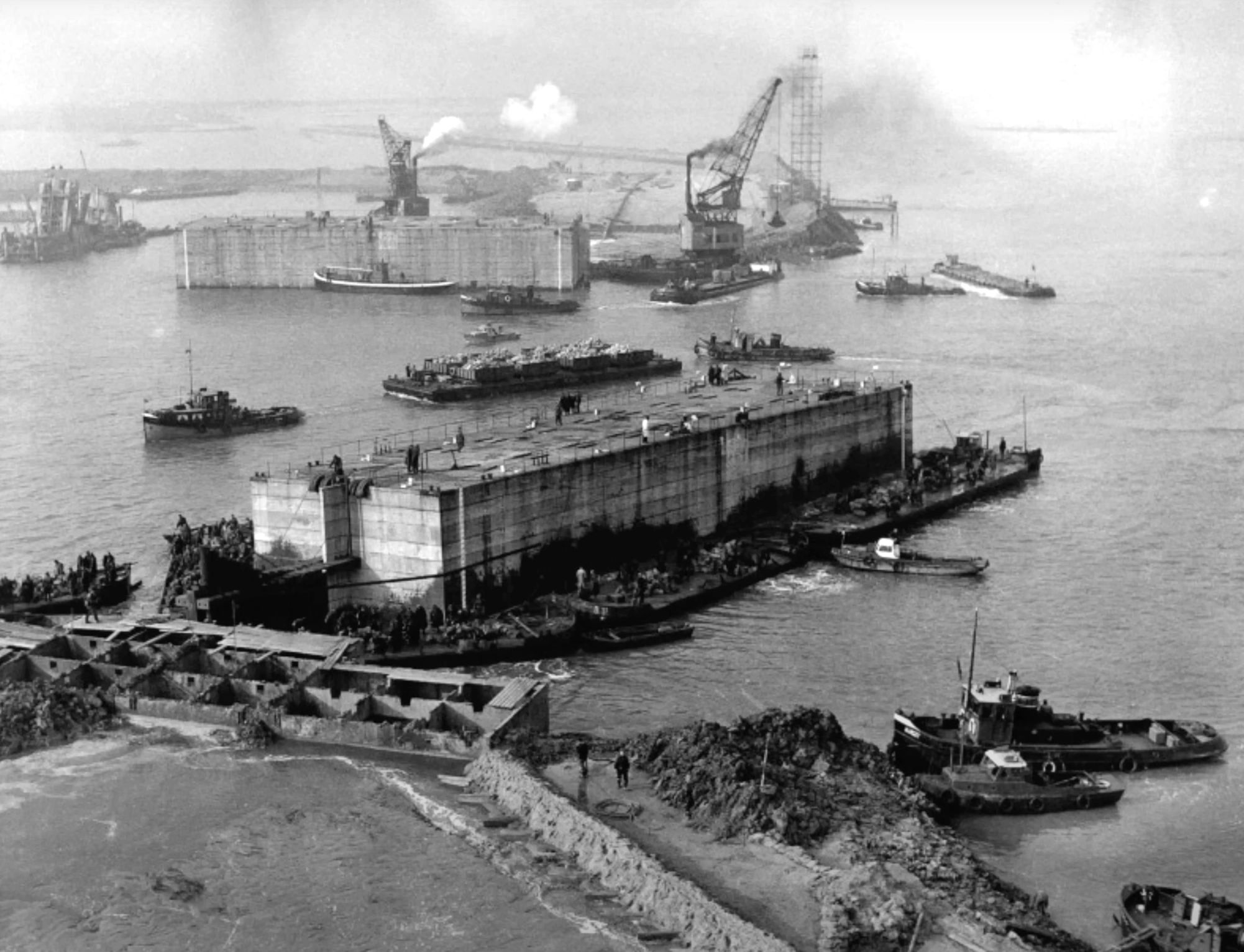 Phoenix Caissons – Where Are They Now ? – The Watersnoodramp